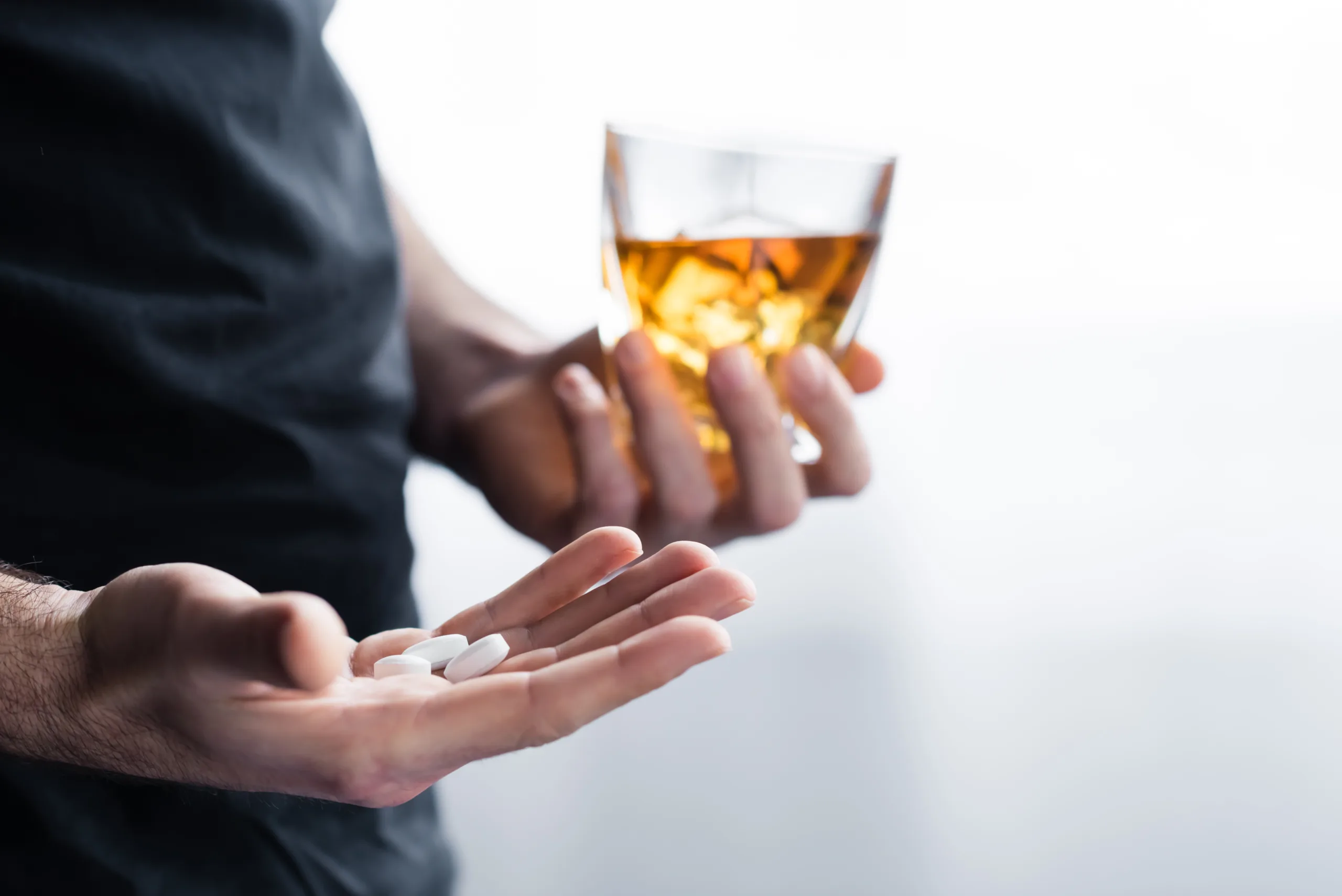 Risks of Mixing Alcohol and Gabapentin | Silvermist Recovery